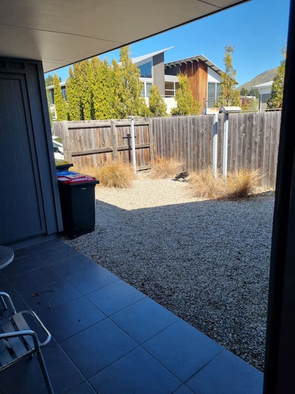 Amazing Location! Central 2 Bedroom Unit - Luggate