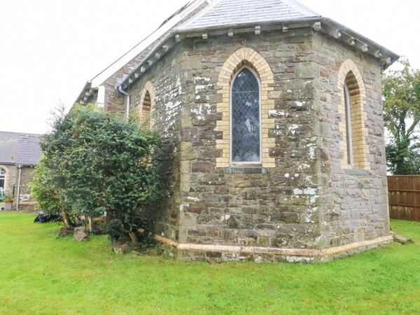 Church Llygad Y Dyffryn, Pet Friendly, With A Garden In Brynhoffnant - Llangrannog
