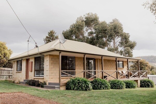 Family-friendly Shack Near East Shelly Beach - Triabunna