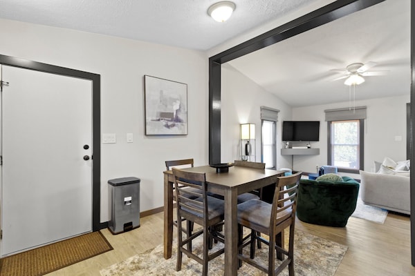 5 Mins To Grand Park, 15 Mins To Ruoff, Pet-friendly, Peaceful Environment! - Carmel, IN