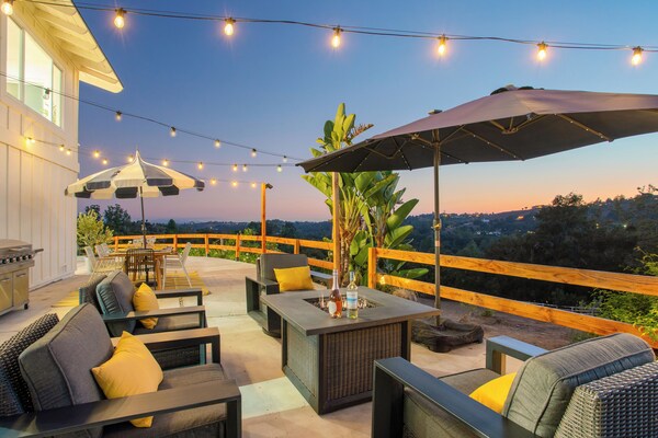 Priv. Resort! Mountain Views Oasis- Heated Pool & Spa, Game Rm, Temecula-8 Miles - Fallbrook, CA