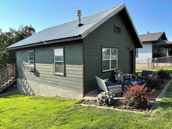 A House Built For A Company, Now Housing Company! - アイダホ州