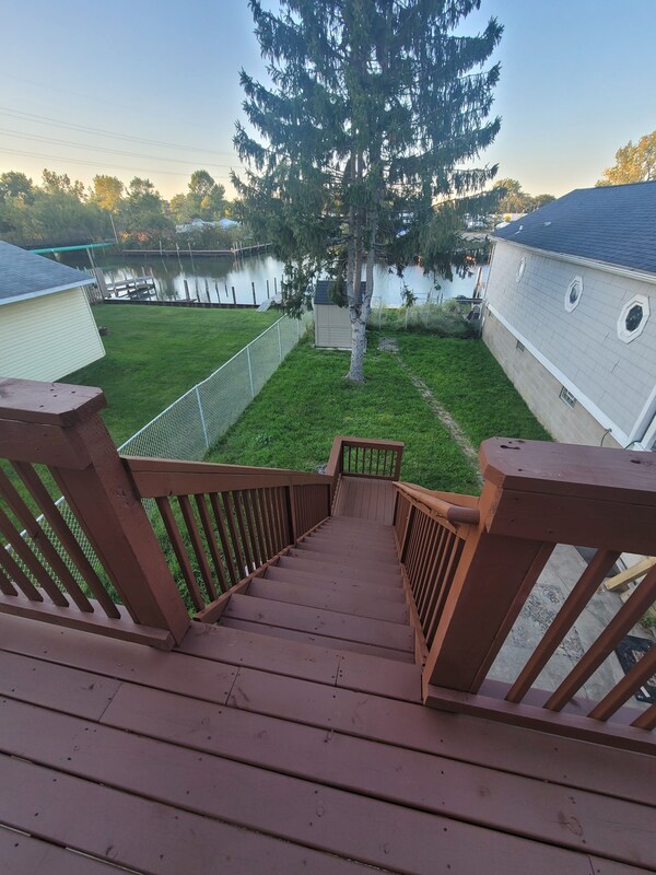 Waterfront With Boat Dock 3-bedroom House On Detroit River Canal. Good For 8 - Michigan