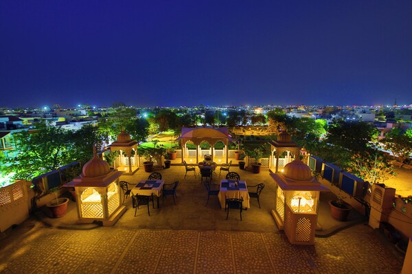 Spacious 3- Family Suites Bedroom In Amazing Hotel Jaipur With Wifi, Ac - Jaipur
