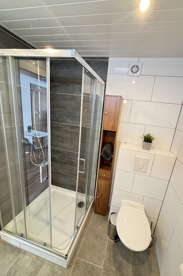 Helle, Renovierte, Zentral Gelegene Ferienwohnung, 28m², 1 Person - Emden