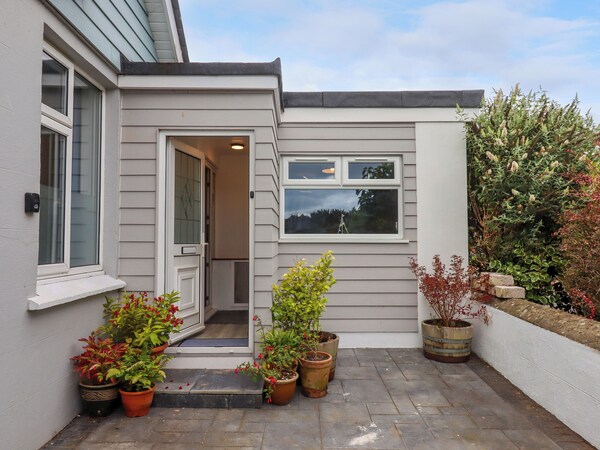 Brixham Breeze Cabin, Pet Friendly, With A Garden In Brixham - Brixham
