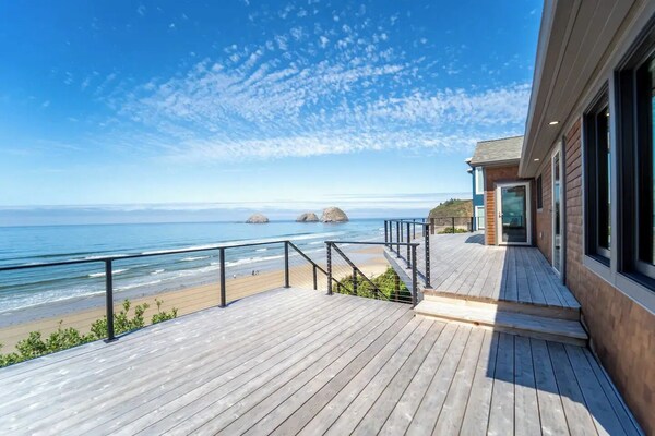 Beach, Please!\nmodern Oceanfront Haven - Oceanside, Oregon, OR