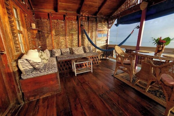 Private Beachfront Paradise 2cottages & 2 Rooms In Bluefield's Bay  Ac, Wi-fi - Cave