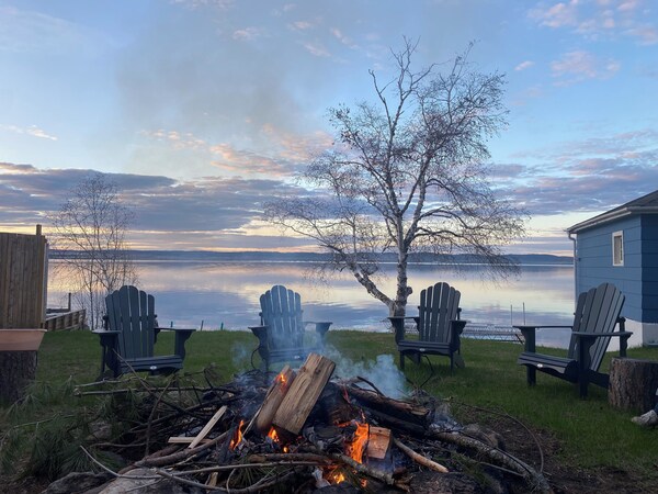 Incredible Views, Ample Amenities & Cozy Atmosphere - Ontario