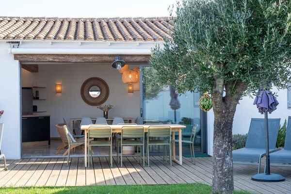 Renovated Villa With Heated Pool Few Blocks From The Beach - Le Bois-Plage-en-Ré
