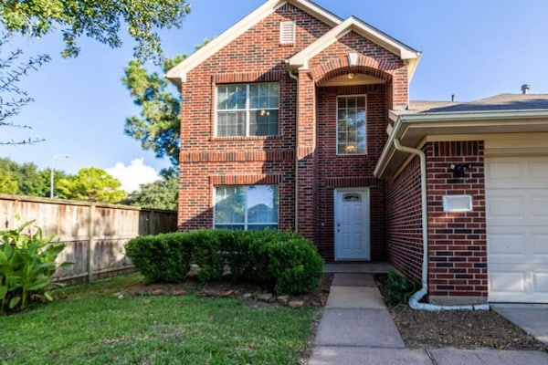 Cozy 5br Winter Escape: Backyard Fun & Bbq Option - Stagecoach, TX