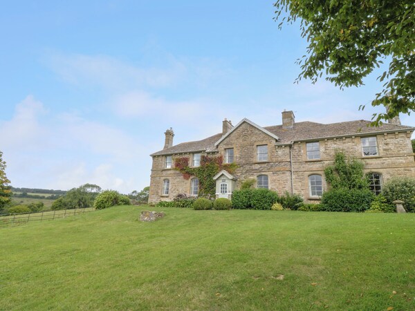 Peartree, Pet Friendly, Character Holiday Cottage In Colerne - Castle Combe
