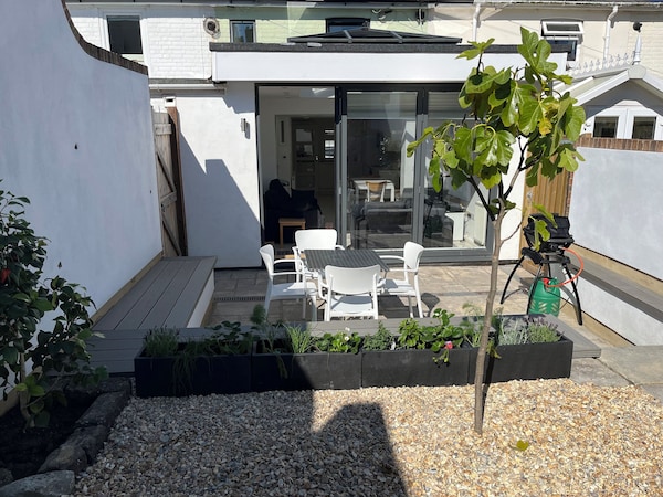 23 Millhams Street, Pet Friendly, With A Garden In Christchurch - Highcliffe