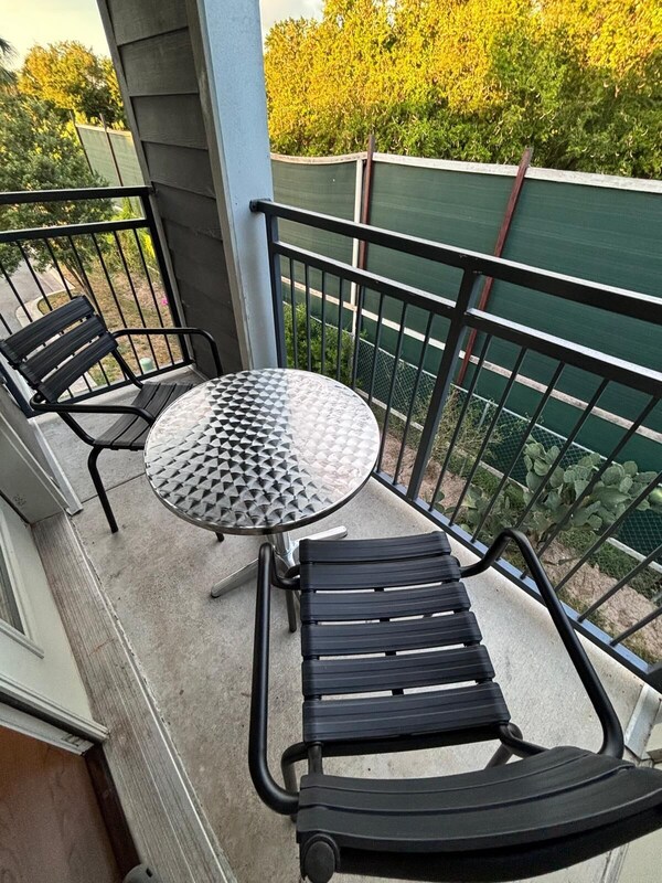 Lovely 2-bedroom Apartment Fully Furnished In Brownsville - Brownsville, TX