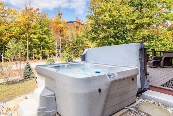 Ski, Sip, Stay - The Apres Chalet - New Hampshire (State)