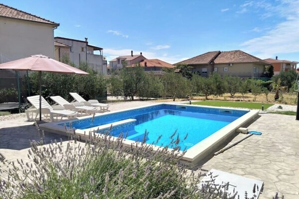 Apartment With Private Pool Dino & Lea - Trogir