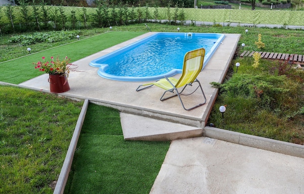 Gorgeous Home In Trsce With Sauna - Osilnica