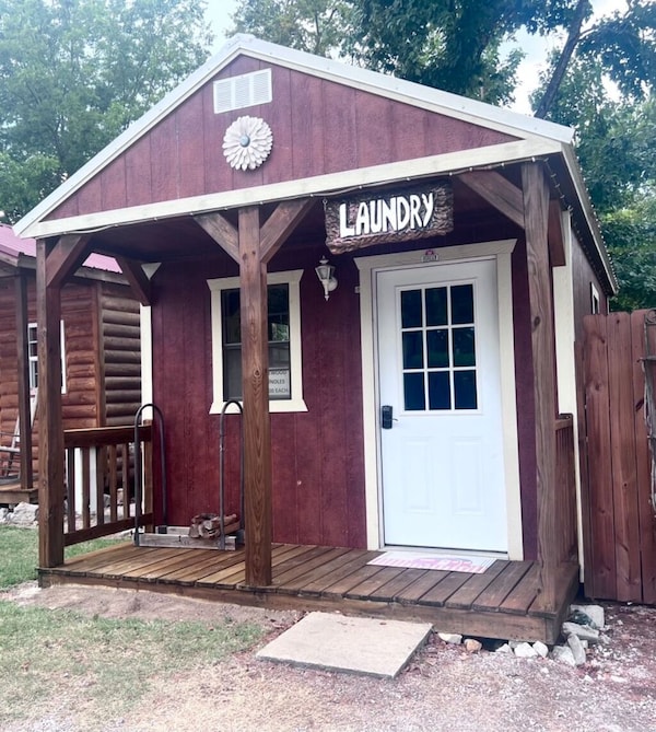 Rt 62 Motor Resort 80's Cabin W/jacuzzi - Arkansas