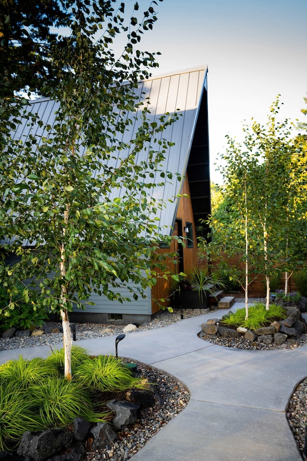 Artbliss Ii: Luxe Cabin, River Views, Cozy Firepit - Carson, WA