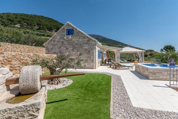 Villa Blue Sky - Three Bedroom Villa With Pool - Bol