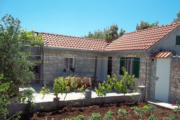 Holiday Home In Mirca With Terrace - Sutivan