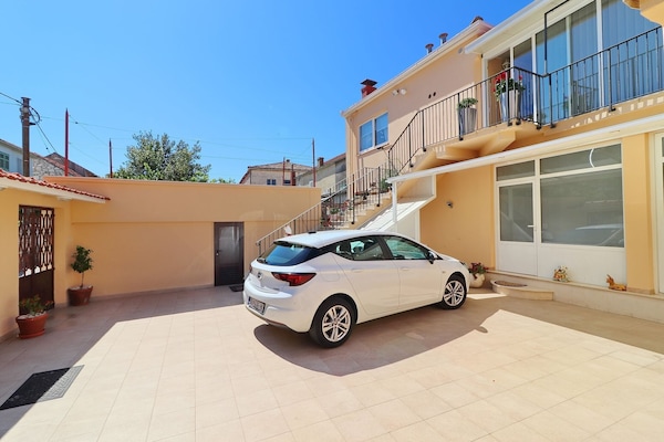 Sunshine Apartment Doda - Three Bedroom Apartment With Balcony And Sea View - Korčula