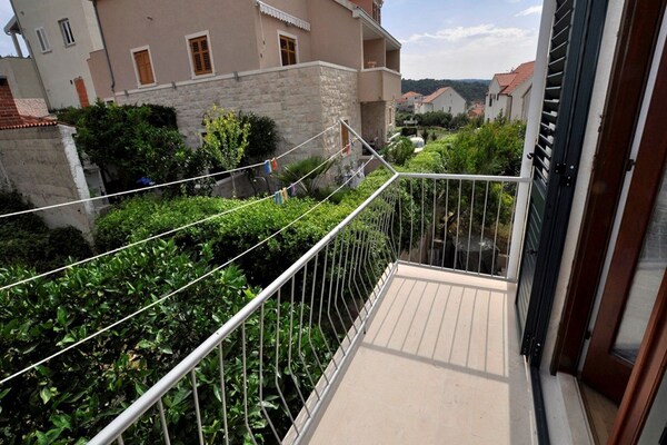 Apartments Seagull - Comfort Two Bedroom Apartment With Sea View Balcony (Tonko) - Dugi Rat