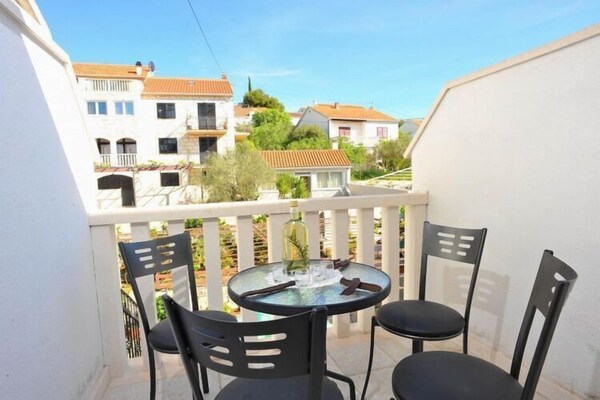 Apartments Lenka - One Bedroom Apartment With Balcony And Garden View A2 - Sutivan