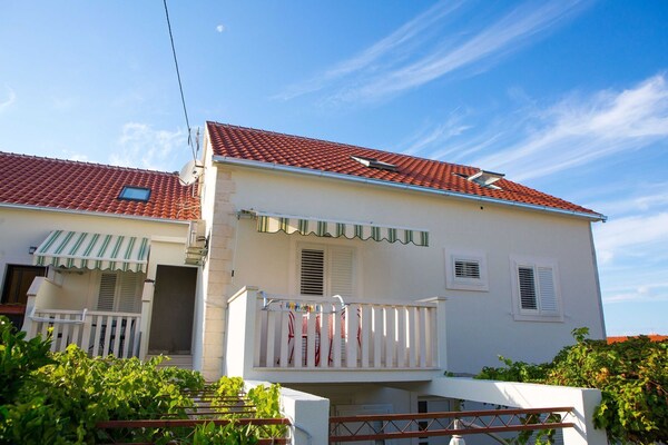 Apartments Lenka - Two Bedroom Apartment With Garden Terrace A4 - Milna