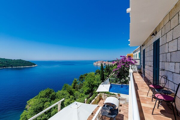 Villa Adrian - Six Bedroom Villa With Swimming Pool And Sea View - ドゥブロブニク