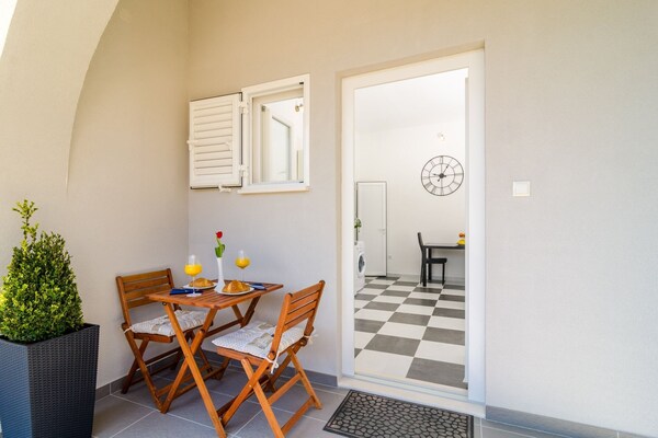 Apartment Amabilis - One Bedroom Apartment With Terrace And City View - Cavtat