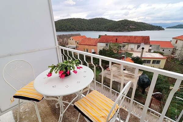 Apartments Nodilo - Comfort One Bedroom Apartment With Balcony And Sea View (Apt 3) - Mljet
