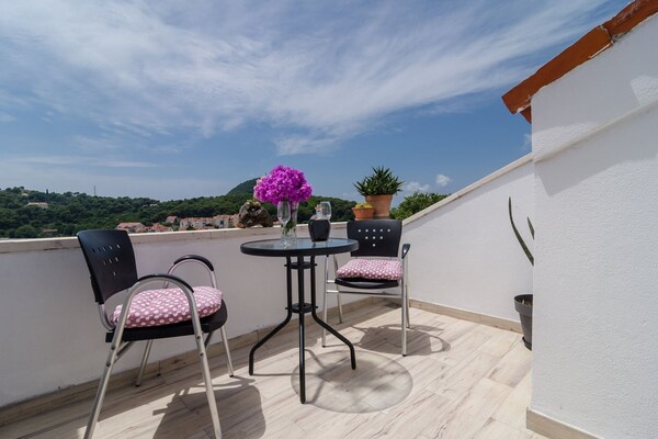 Apartment Emma - Two Bedroom Apartment With Balcony And Sea View - Dubrovnik