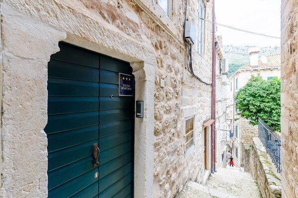 Apartment Domino 18 - Duplex Two Bedroom Apartment With City View - Dubrovnik