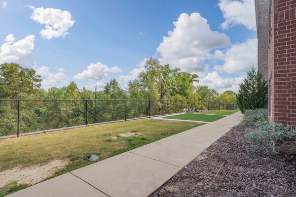 5th Quarter At Watercress- 0.9 Miles To Ua- 2 Br 2 Ba- Riverfront - Tuscaloosa, AL