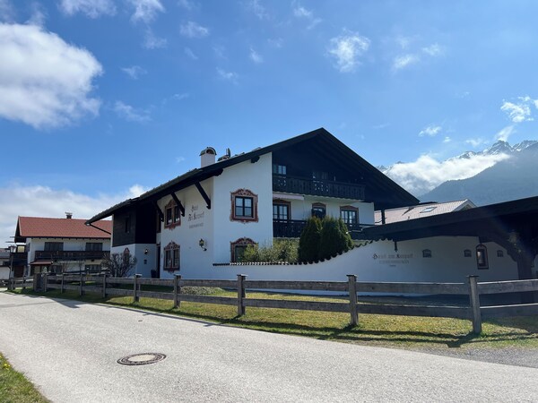 Schöne Ferienwohnung Kathi Mit Bergblick In Wallgau - Walchensee