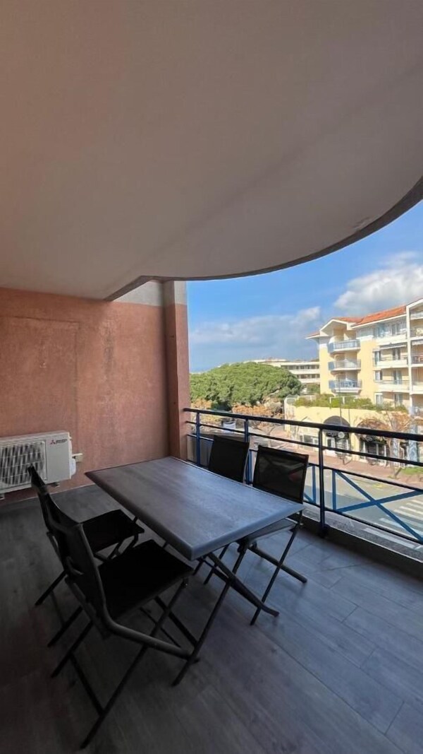 Appartement Terrasse Quartier Balnéaire De Fréjus - Fréjus