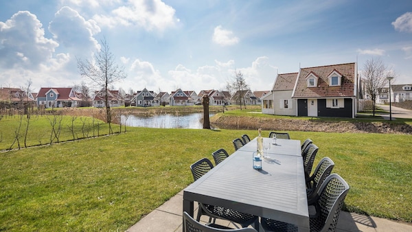 Group Accommodation For 10 Persons - Bruinisse