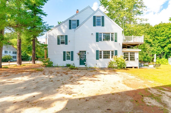 Location & Light! 3 Bed Right In N.conway Village - North Conway, NH
