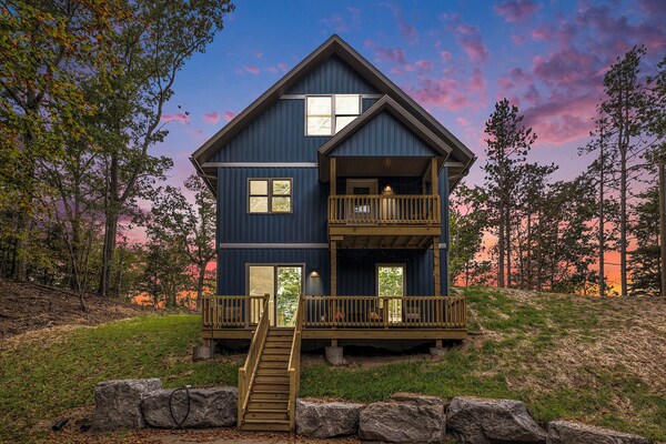 Beautiful Overlooking Shoreline 2bdr Chalet 18396 - Arcadia, MI