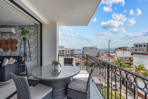 Sunny Casa Girasoles: Steps From The Beach! - Puerto Vallarta