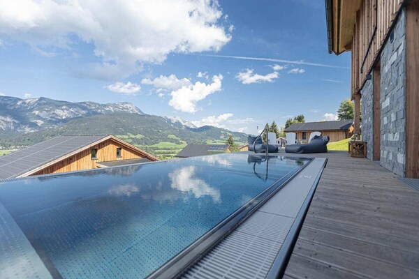 Majestic Chalet With Pool And Sauna - Obertraun