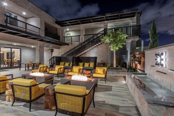 Two Stylish Rooms, Four Queen Size Beds, Fitness Center, Chill Spots, Parking - Rancho Palos Verdes, CA