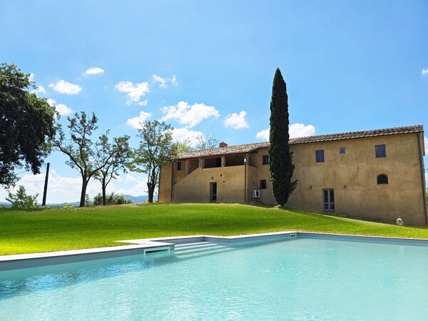 Private Villa With Private Pool, A/c, Wifi, Tv, Patio, Panoramic View, Parking, Close To Montalcino - Montalcino