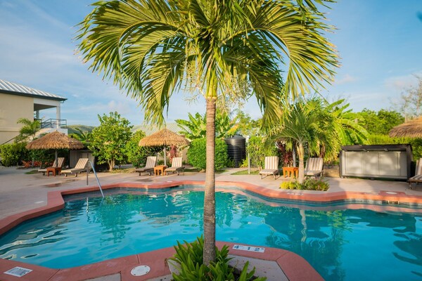Come Stay At This Three Bedroom Superior Apartment For Amazing Views! - Antigua and Barbuda