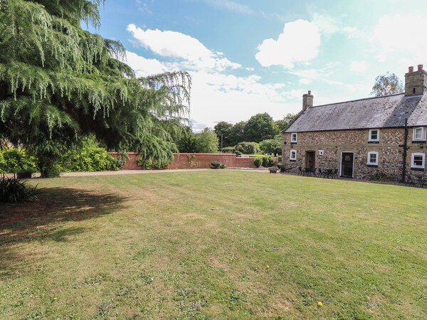Pear Tree Cottage, Pet Friendly, With A Garden In Swaffham - Swaffham