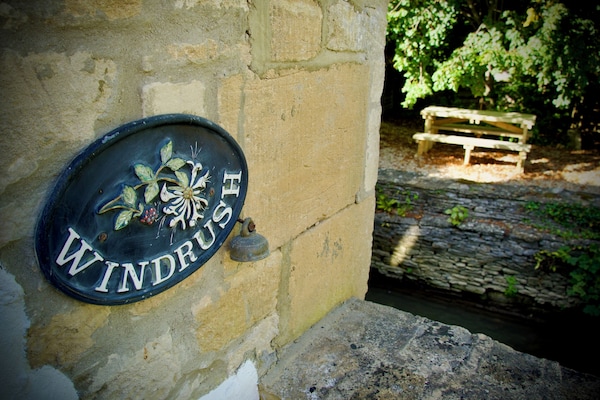 Windrush, Pet Friendly, With A Garden In Burford - Burford
