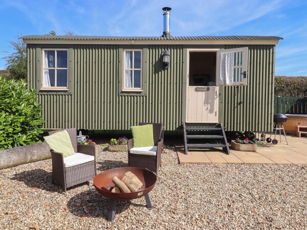Shepherds Joy, Romantic, With Hot Tub In Cheriton Fitzpaine - Crediton
