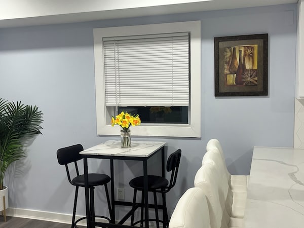 Cozy 2-bedroom Apartment In Wonderful Yonkers Close To Nyc - Yankee Stadium