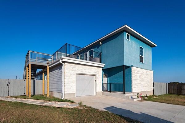 Cozy & Spacious 4-bedroom House In Del Valle.  Minutes To Cota, Tesla, & I45 - Cedar Creek, TX